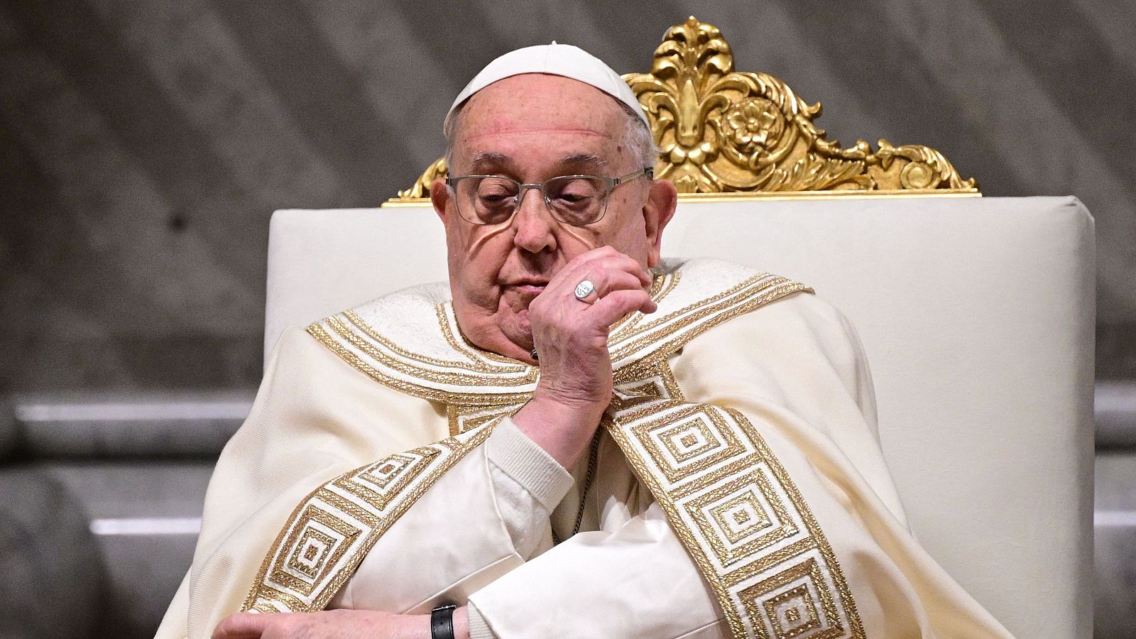 El papa Francisco presenta un cuadro clínico sigue siendo complejo a causa de una «neumonía ...